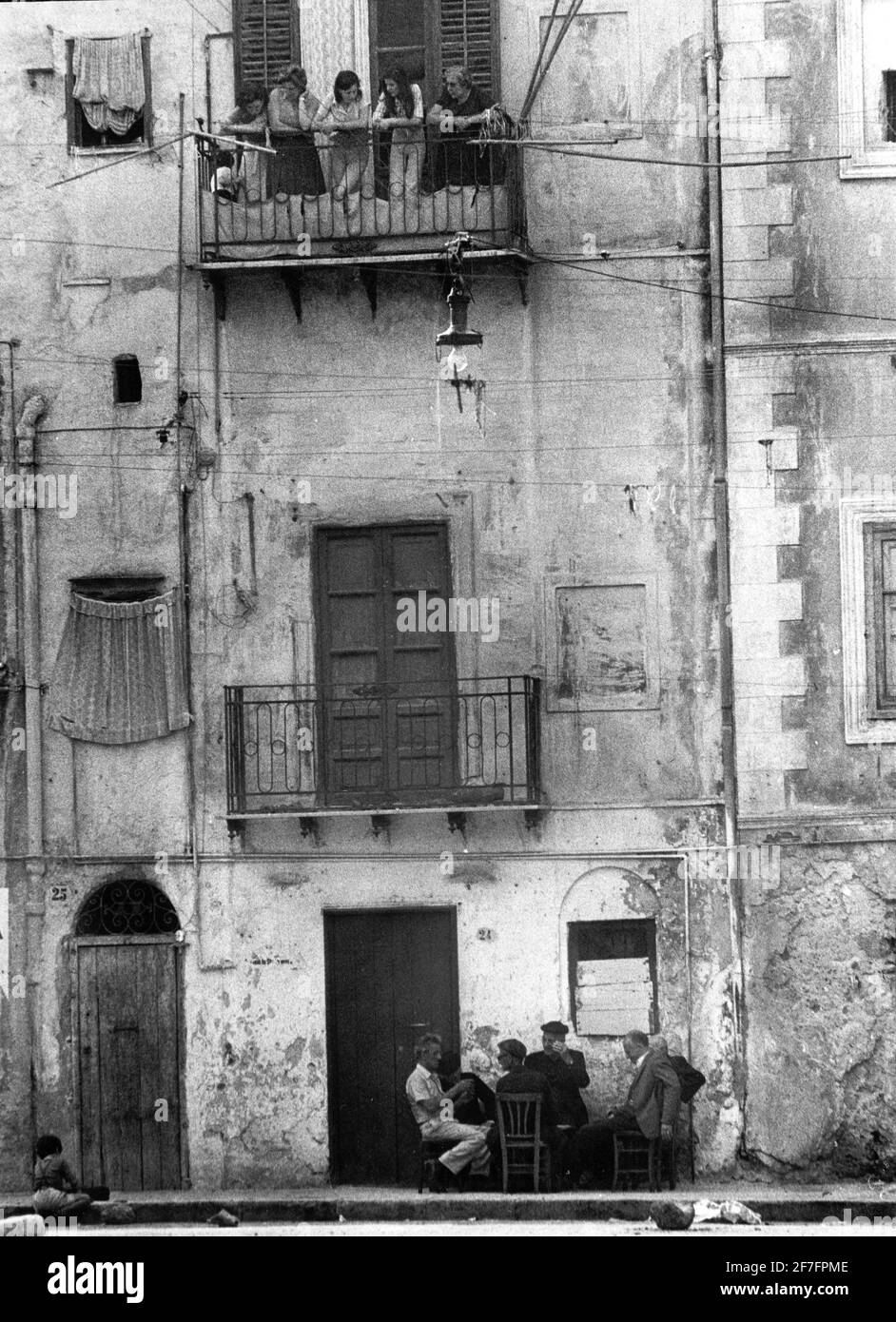 Italy balcony table Black and White Stock Photos & Images - Alamy