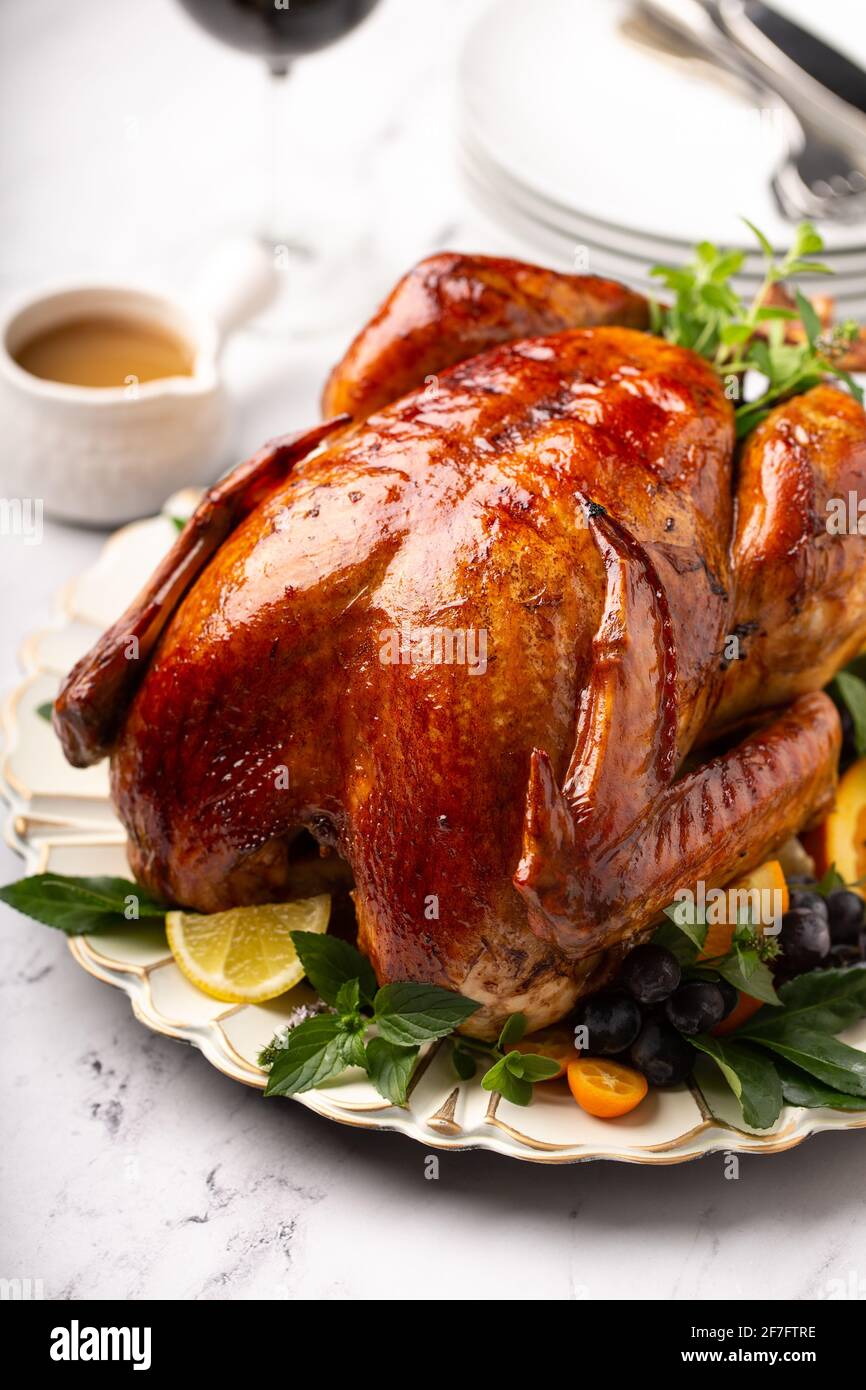 Thanksgiving or Christmas turkey on a serving plate Stock Photo - Alamy