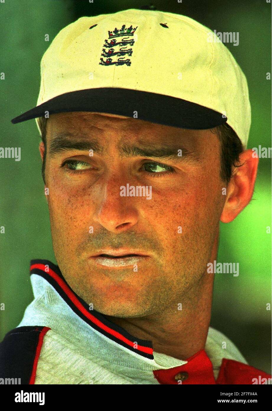 GRAHAM THORPE CRICKET PLAYER FOR ENGLAND JAN 1998 Stock Photo - Alamy