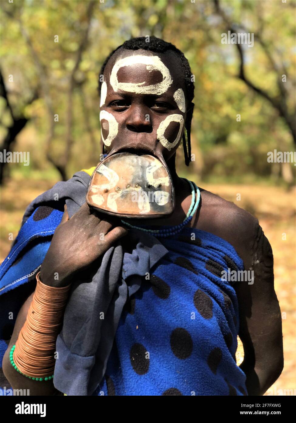 Clay lip plate hi-res stock photography and images - Alamy