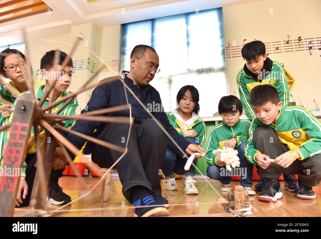 Textile skills hi-res stock photography and images - Alamy