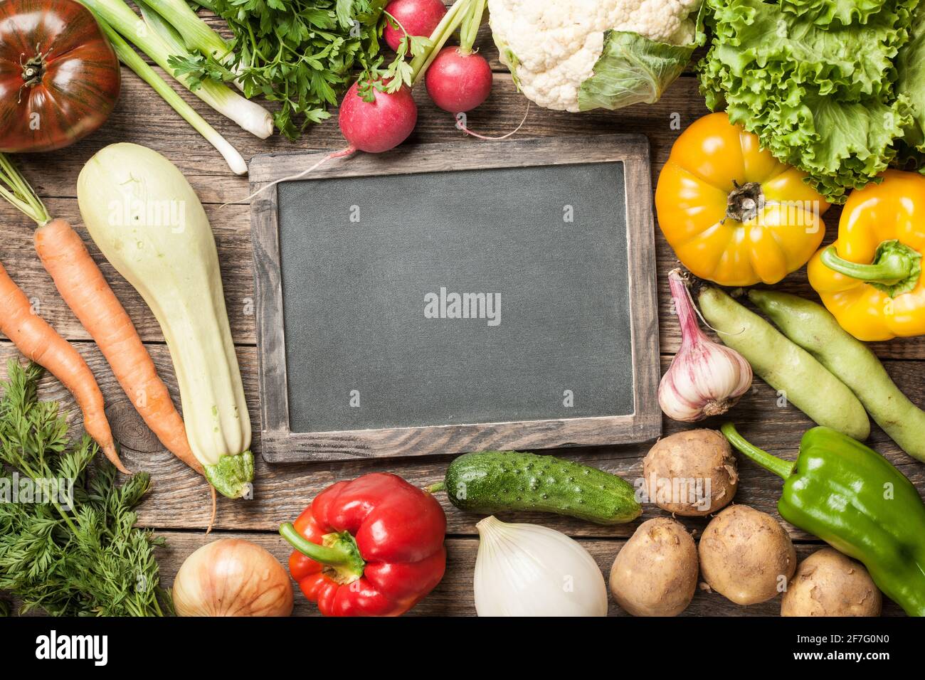 Assorted organic fresh vegetables hi-res stock photography and images ...