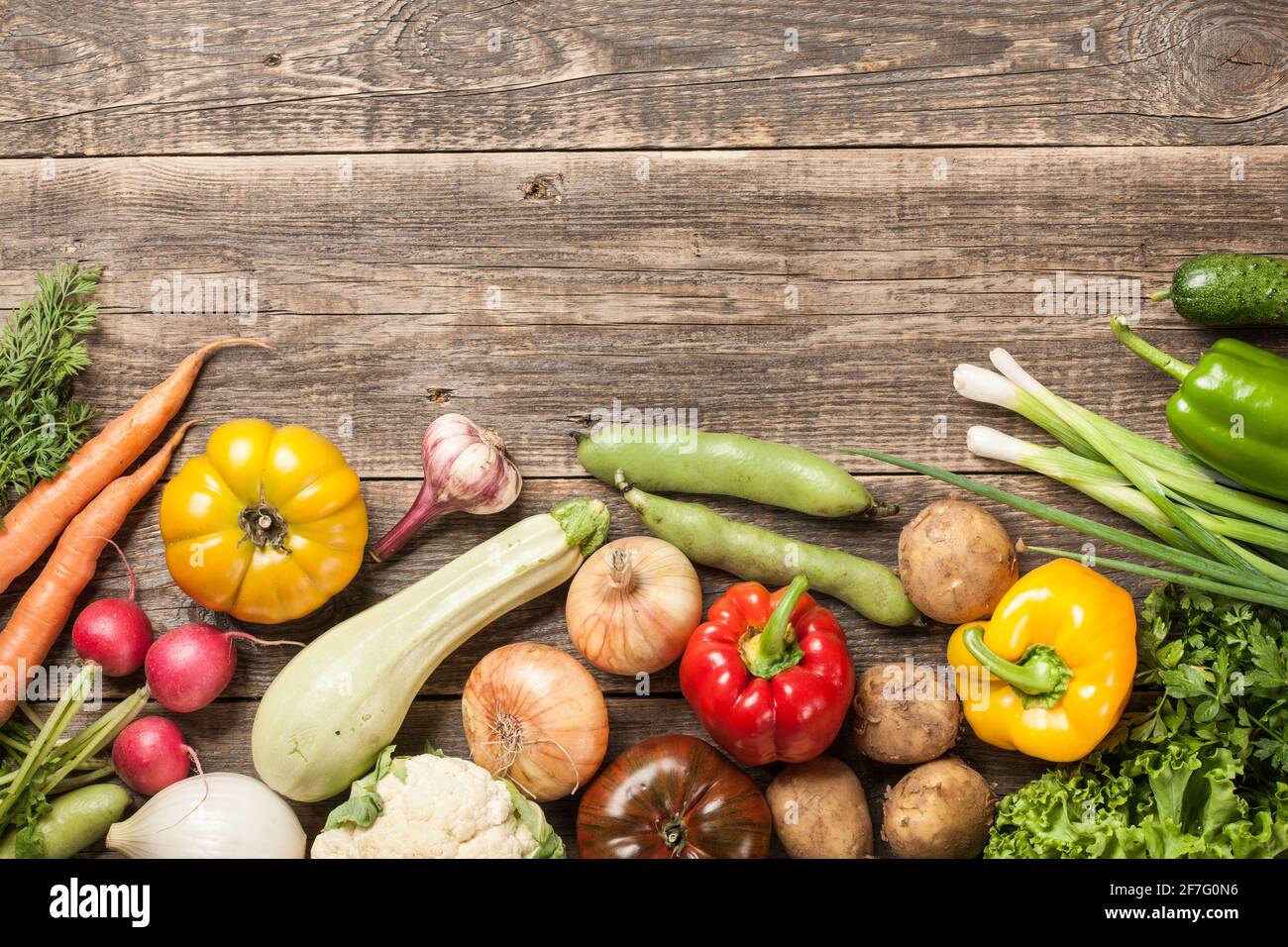 Assorted organic fresh vegetables hi-res stock photography and images ...