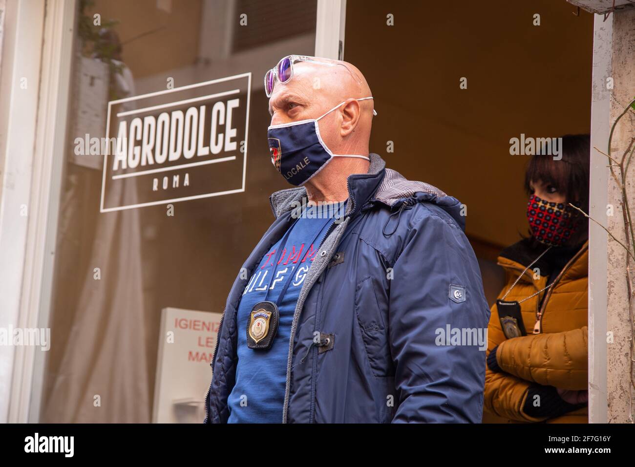 Some police officers carry out checks for opening of "Agrodolce ...
