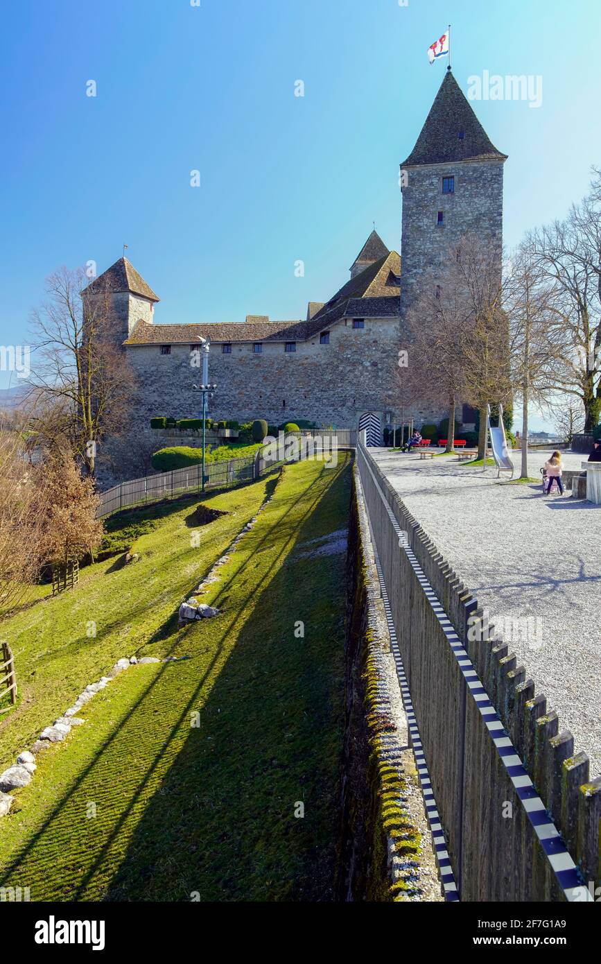 Rapperswil Castle and the fortifications were built by the Counts of ...