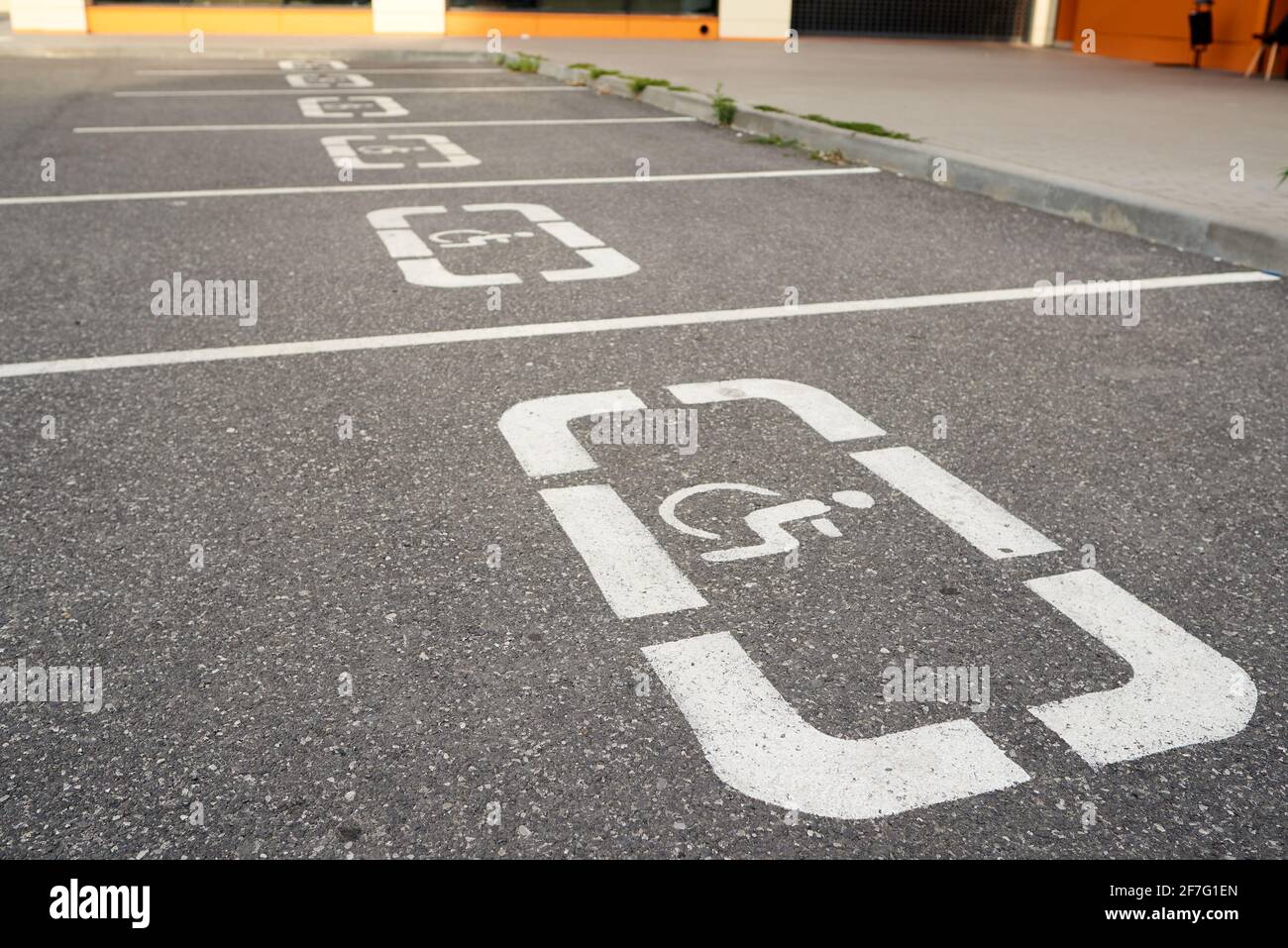 Russian parking lot markings for disabled people Stock Photo - Alamy