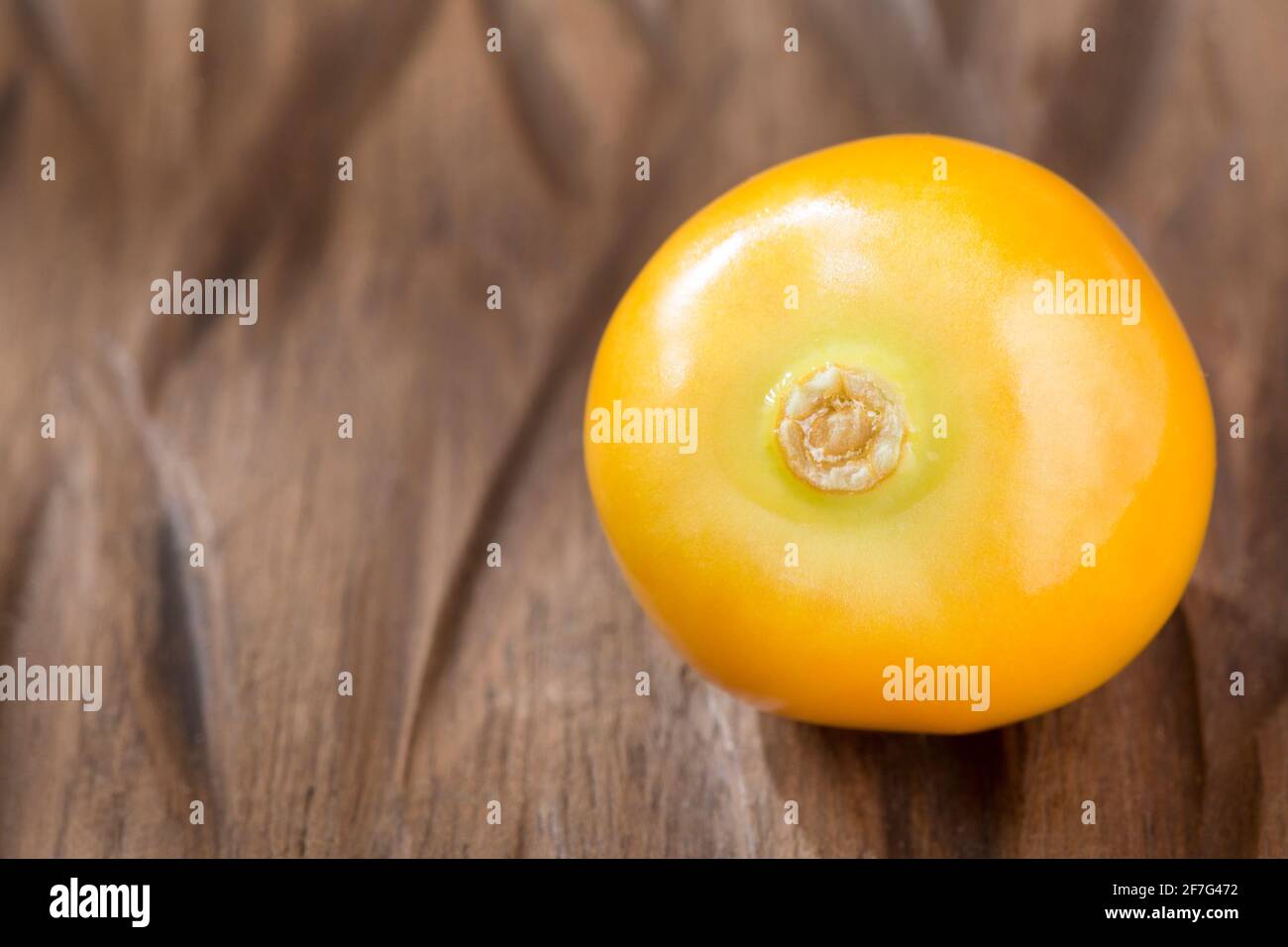 Golden berry, tropical fruit uchuva. top view - Physalis peruviana ...