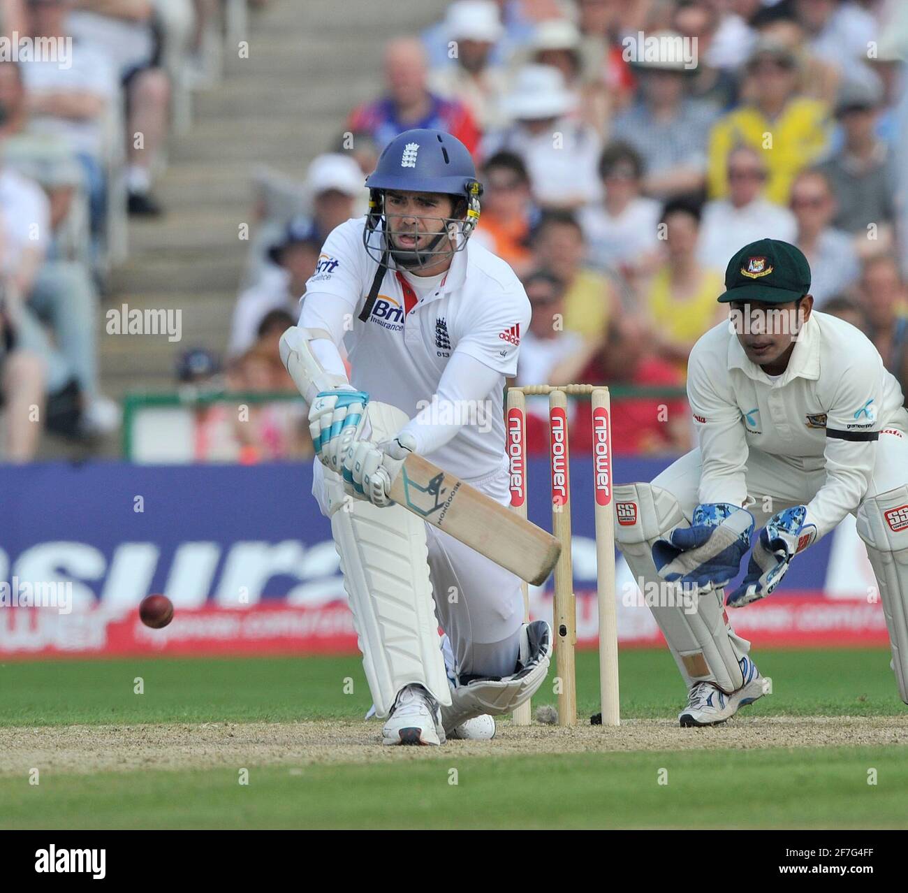 Cricket old trafford hi-res stock photography and images - Alamy