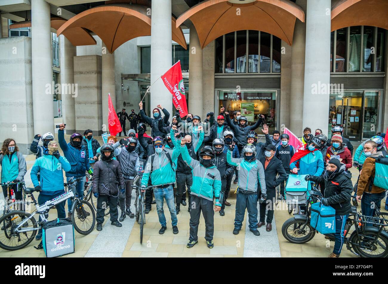 Deliveroo riders strike hi-res stock photography and images - Alamy