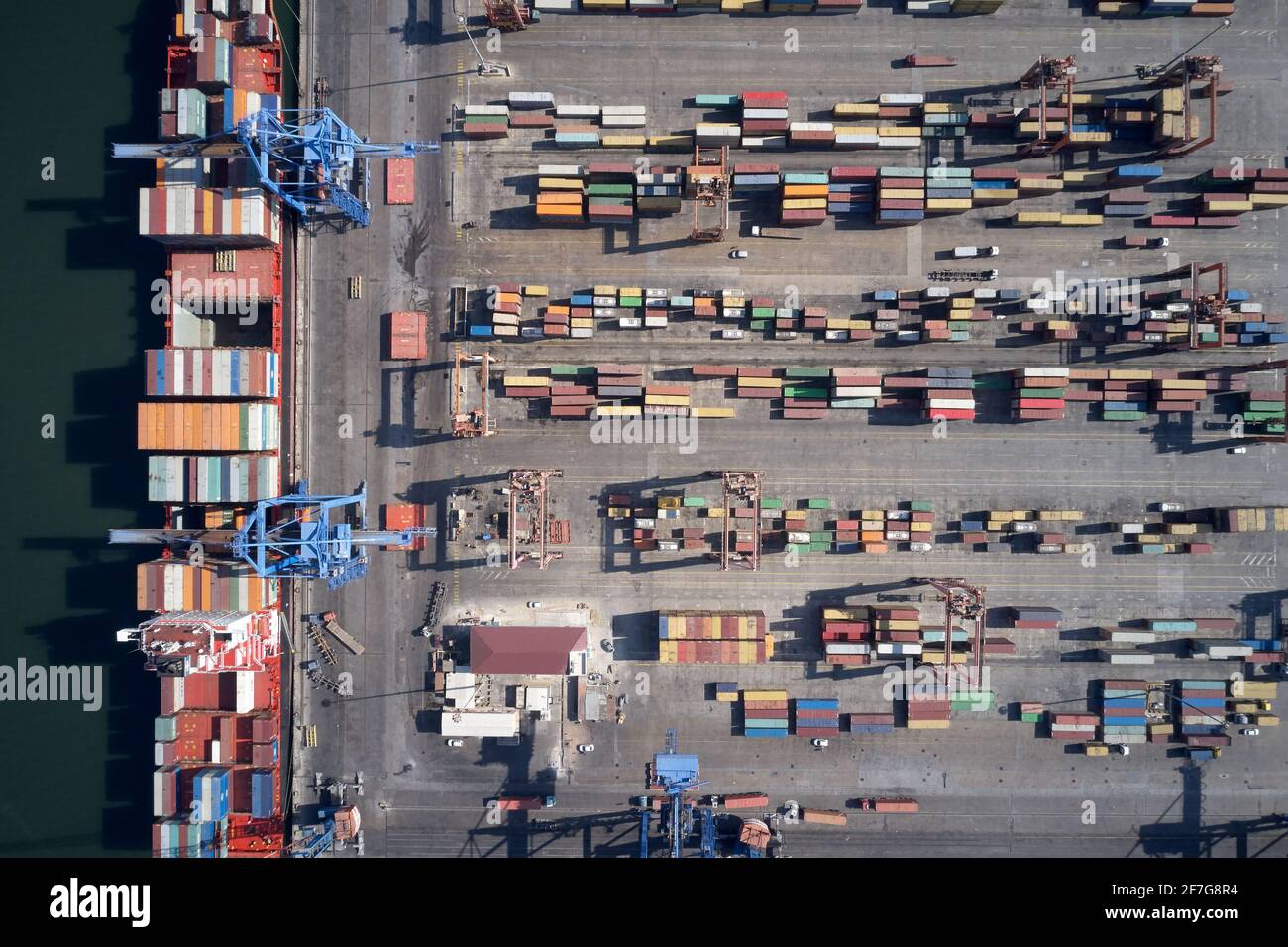 Port of izmir hi-res stock photography and images - Alamy