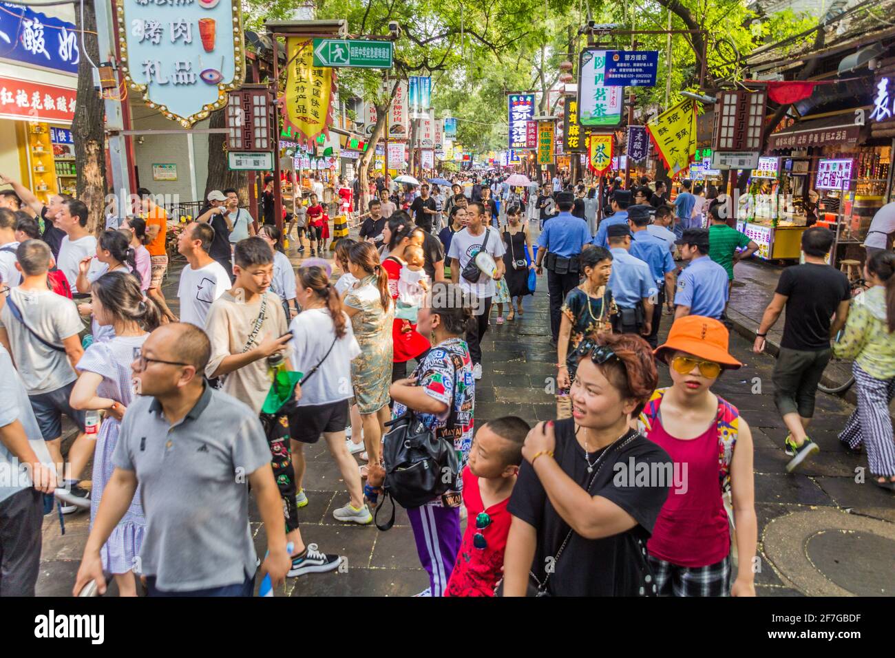 China muslim people hi-res stock photography and images - Alamy