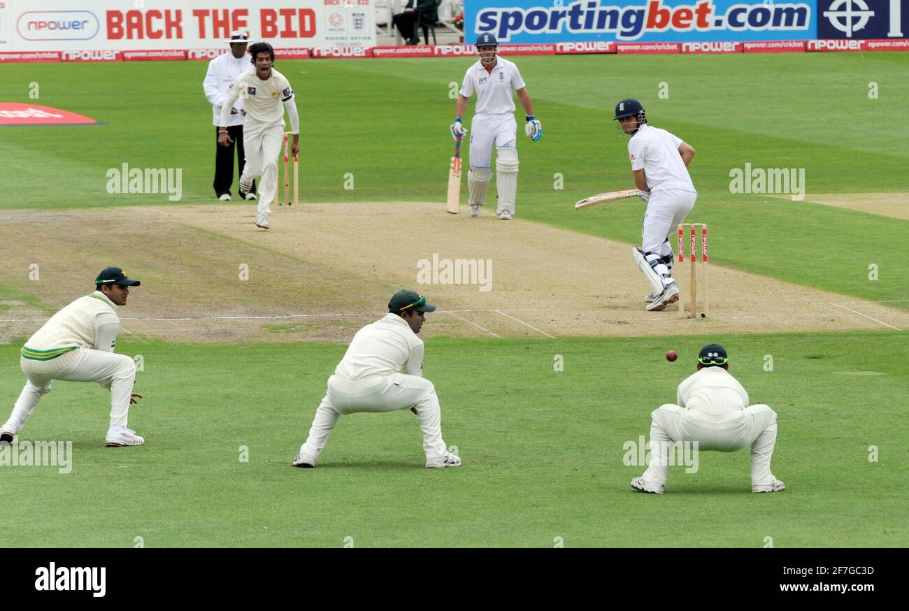 Cricket slips hi-res stock photography and images - Alamy