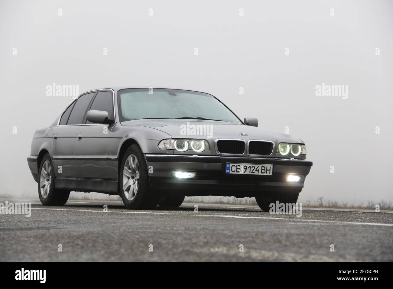 Bmw 7 series background hi-res stock photography and images - Alamy