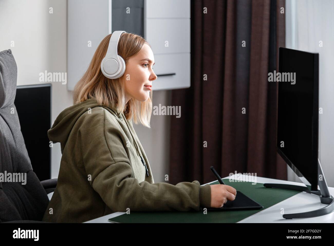 Freelancer logo hi-res stock photography and images - Alamy