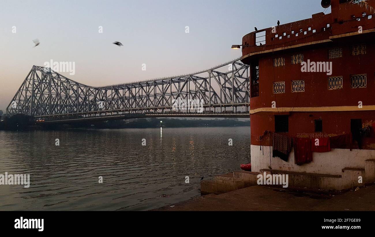 Kolkata, West Bengal, India - January 2018: The historic Howrah bridge ...