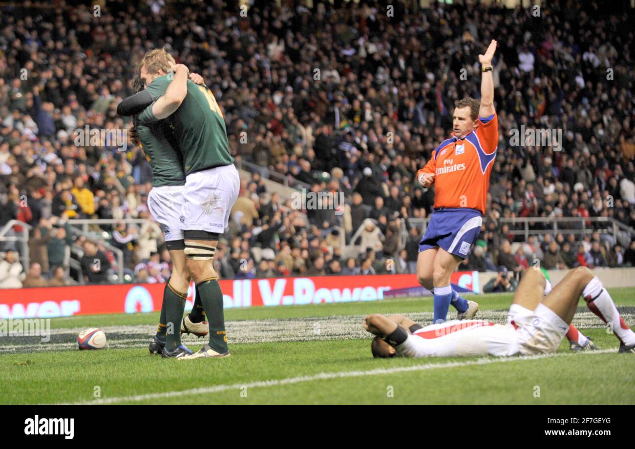 ENGLAND V SOUTH AFRICA AT TWICKENHAM. 22/11/2008. AFTER JAQUE FOURIE'S ...
