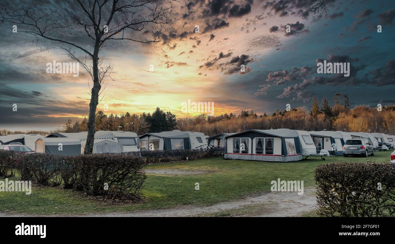 Motorhome caravan sunset campsite hi-res stock photography and images ...