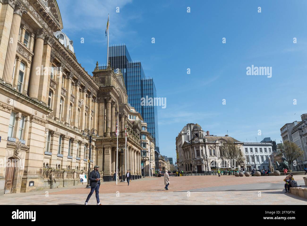 House at city square hi-res stock photography and images - Alamy
