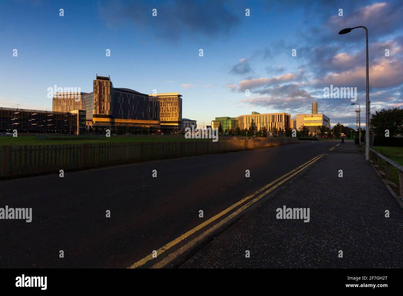 Queen Elizabeth University Hospital High Resolution Stock Photography ...