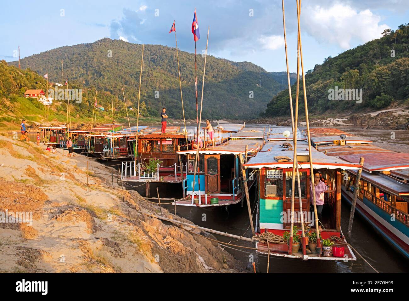 Mekong bank hi-res stock photography and images - Alamy