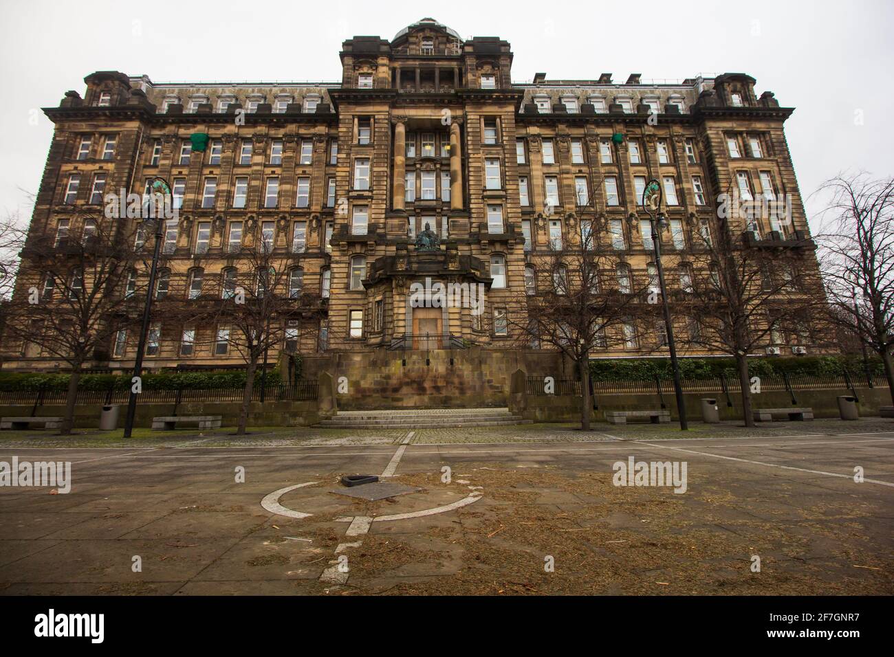 Old doctors surgery hi-res stock photography and images - Alamy