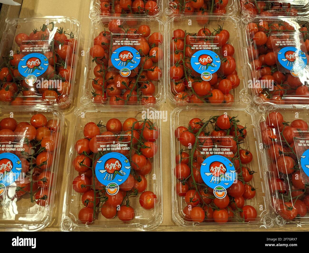 Various Packaged Tomatos Stock Photo - Alamy