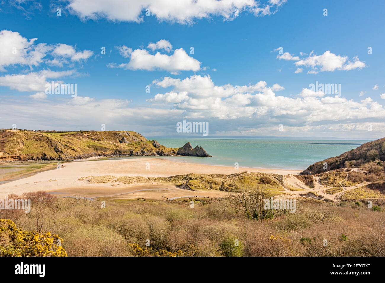 Three cliffs bay, gower hi-res stock photography and images - Alamy