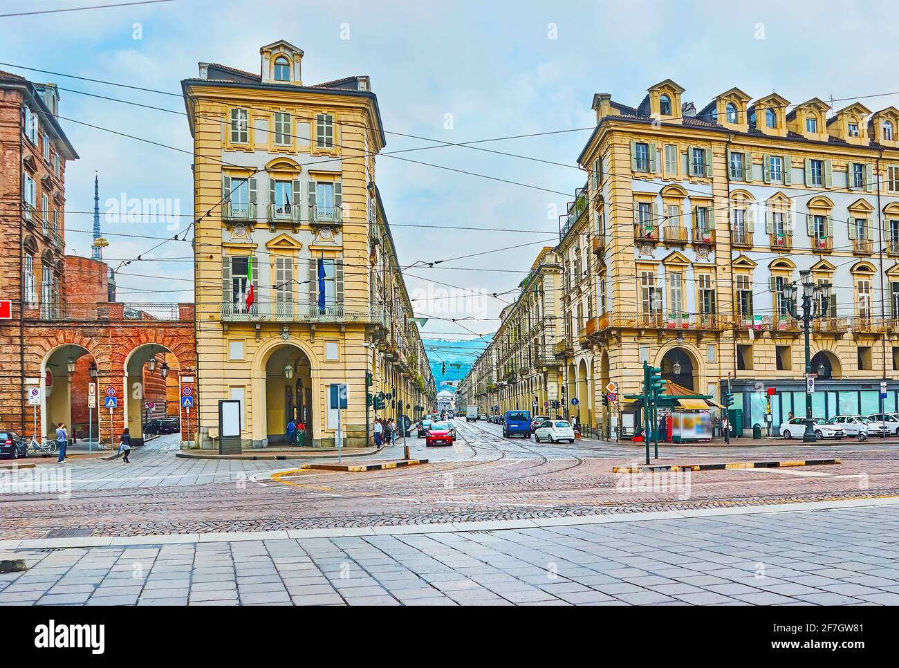 Castello square hi-res stock photography and images - Alamy