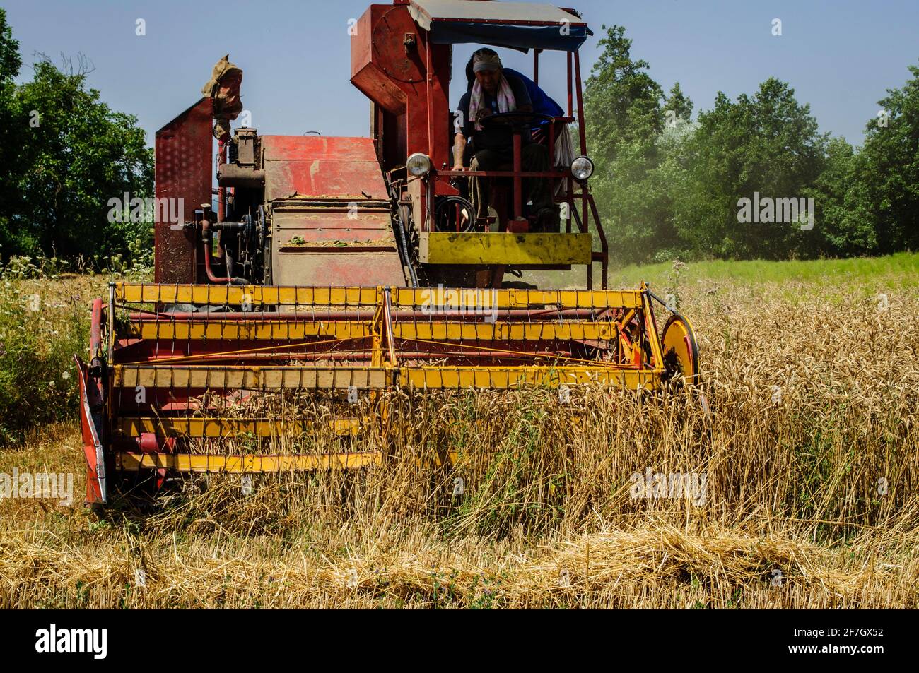 Machine work working seed hi-res stock photography and images - Alamy