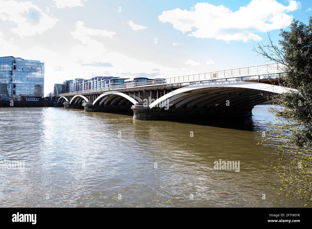 Steel arched footbridge hi-res stock photography and images - Alamy