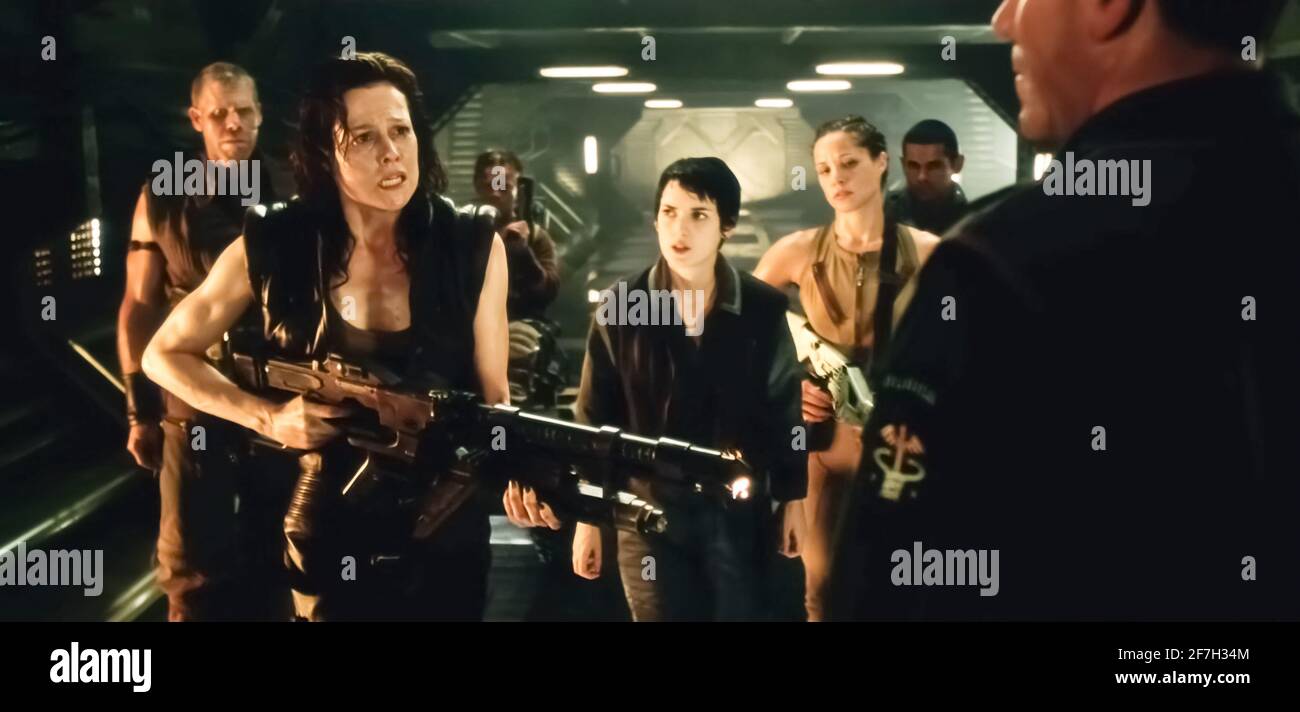 USA. Sigourney Weaver , Winona Ryder , Kim Flowers, Ron Perlman and ...