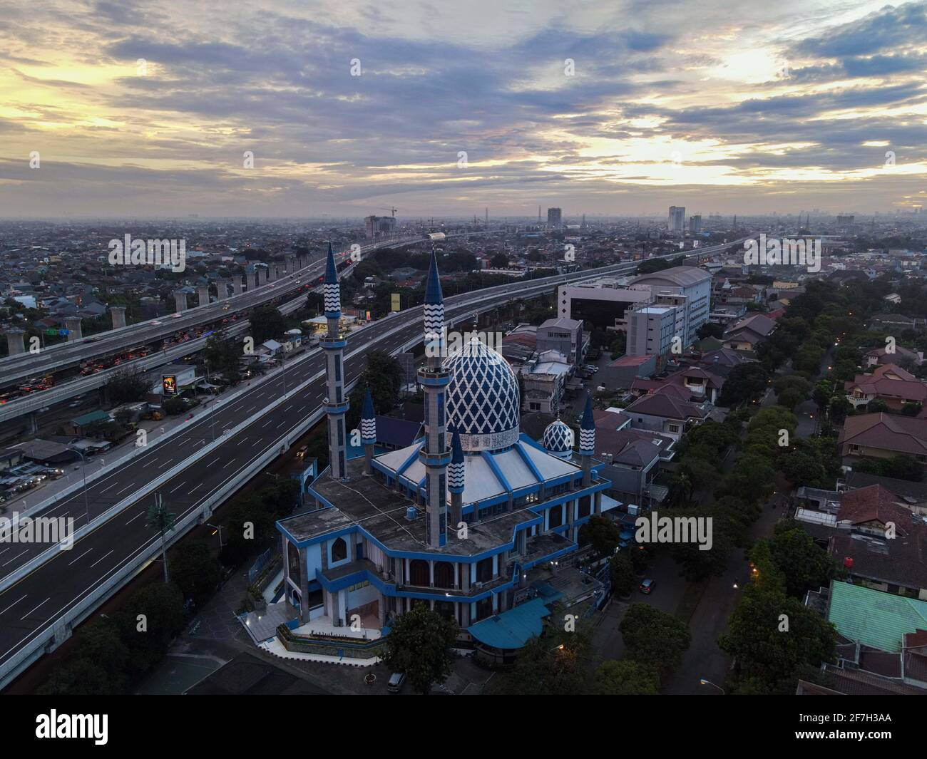 Al-azhar Center Mosque panorama view Largest Mosque in Bekasi. Ramadan ...