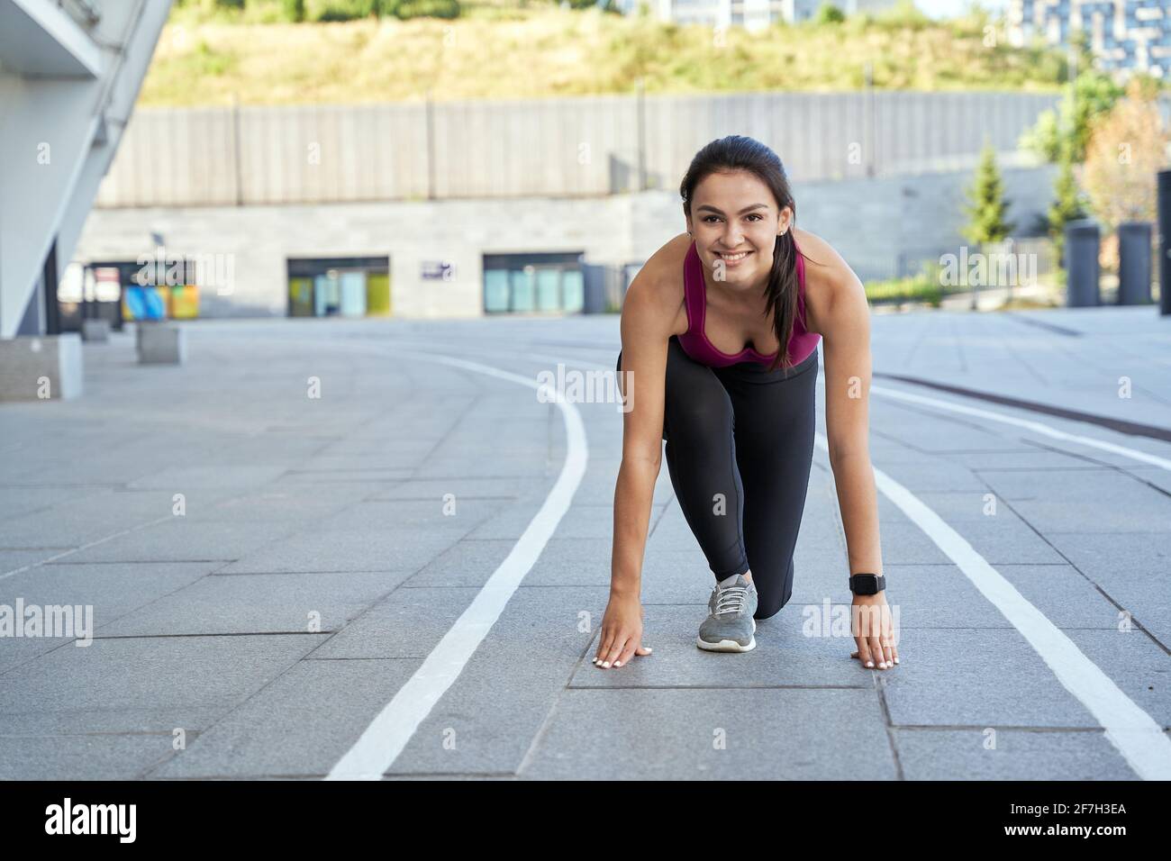 Athlete female getting ready run hi-res stock photography and images ...