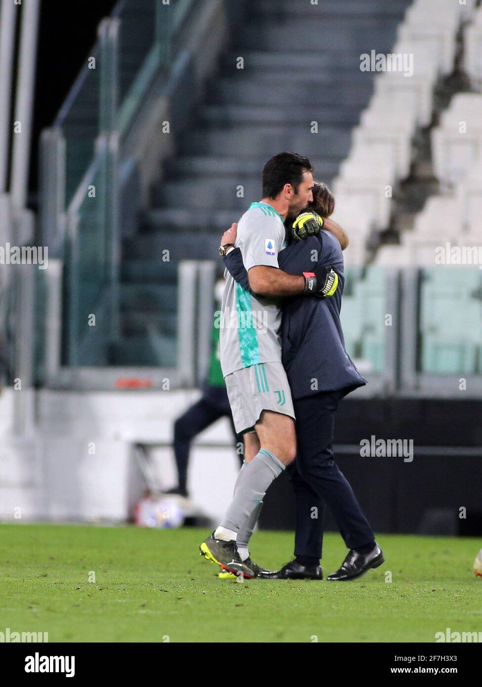 Gianluigi buffon and andrea pirlo hi-res stock photography and images ...