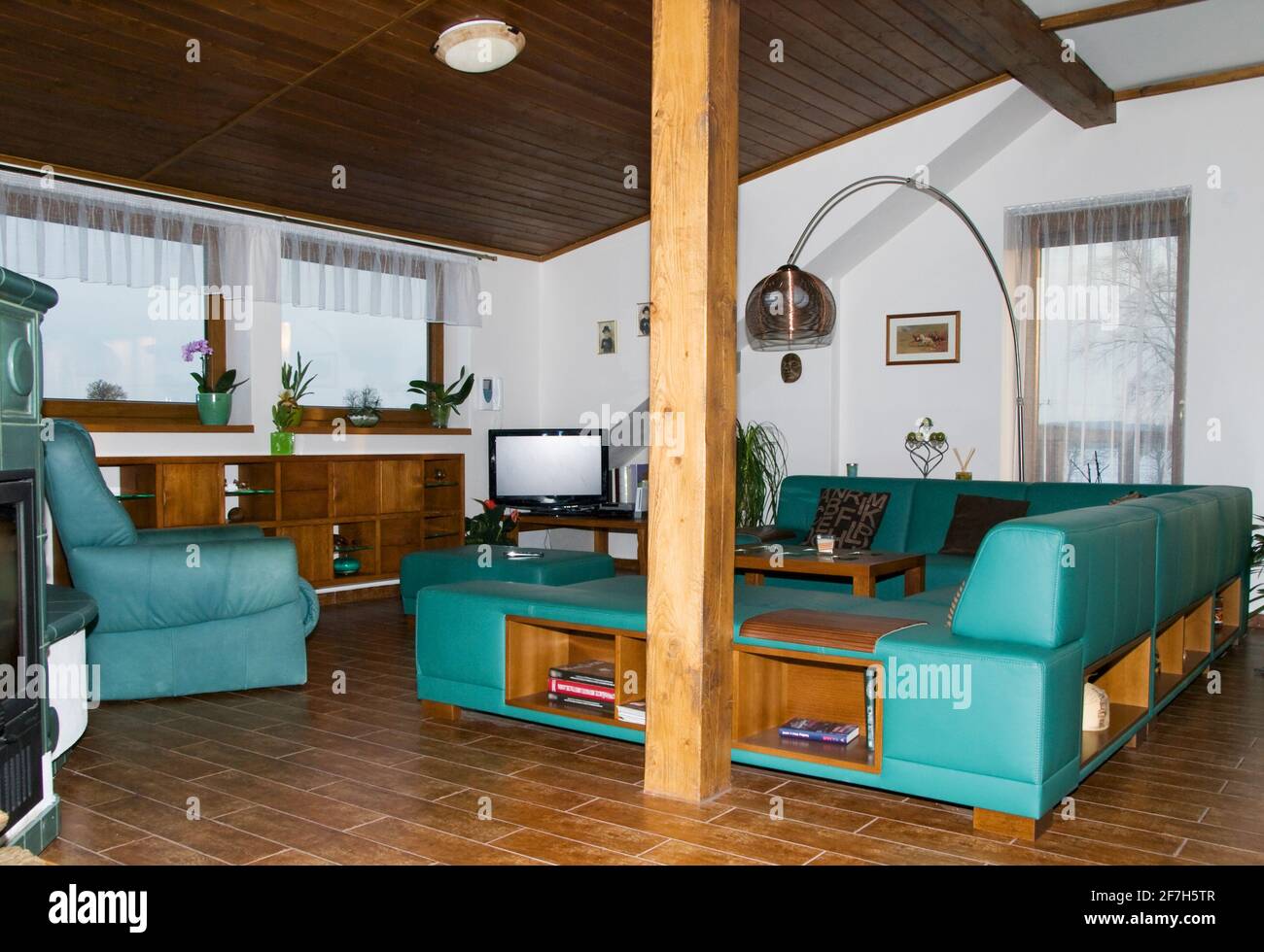 Rustical table hi-res stock photography and images - Alamy