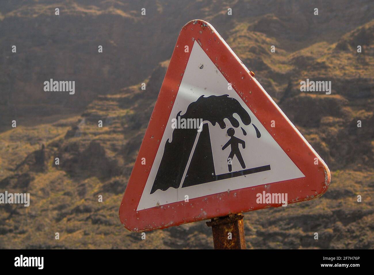Speed warning sign on wall hi-res stock photography and images - Alamy