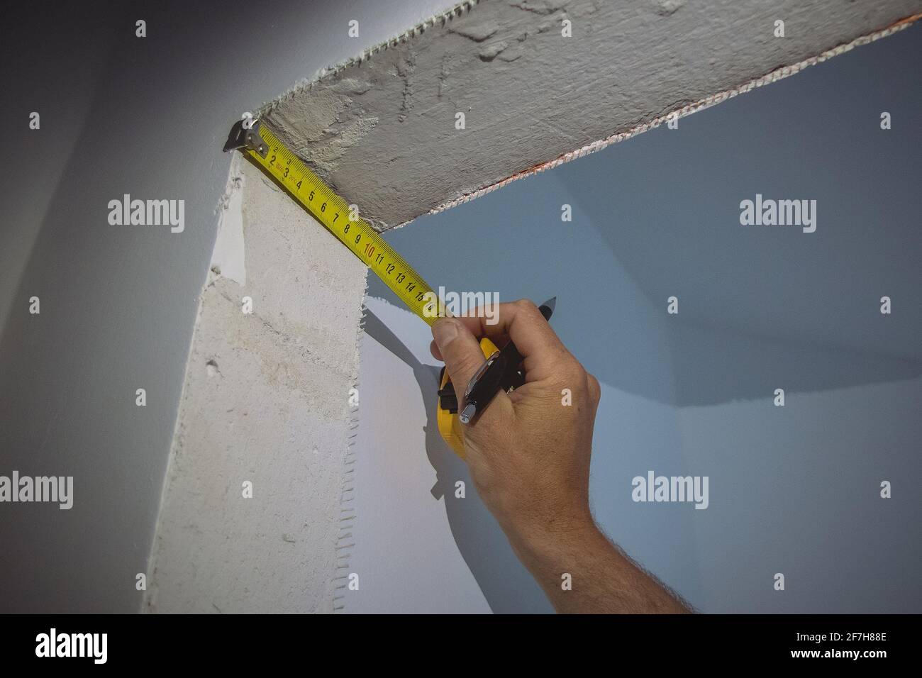 Measure height home hi-res stock photography and images - Alamy