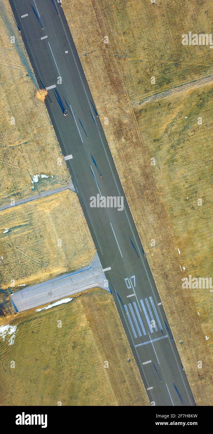Runway airport abandoned hi-res stock photography and images - Alamy