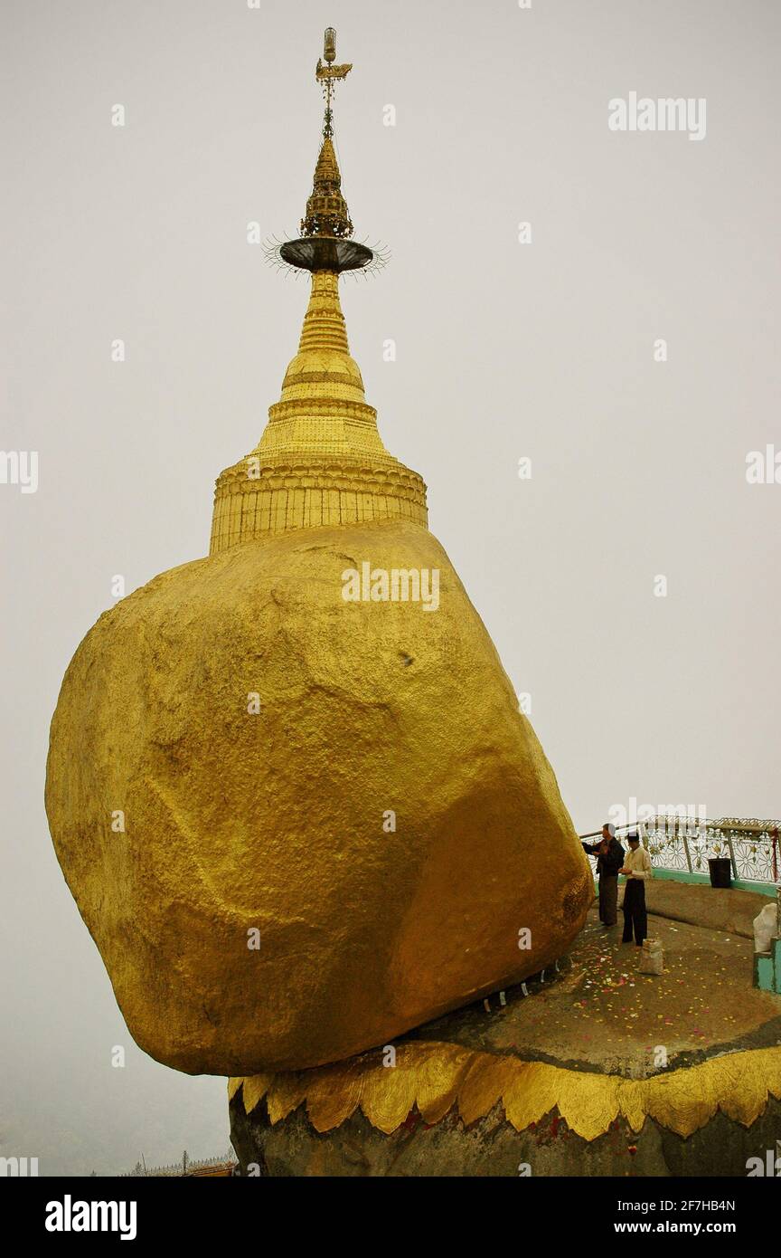 Cloud rock pagoda hi-res stock photography and images - Alamy