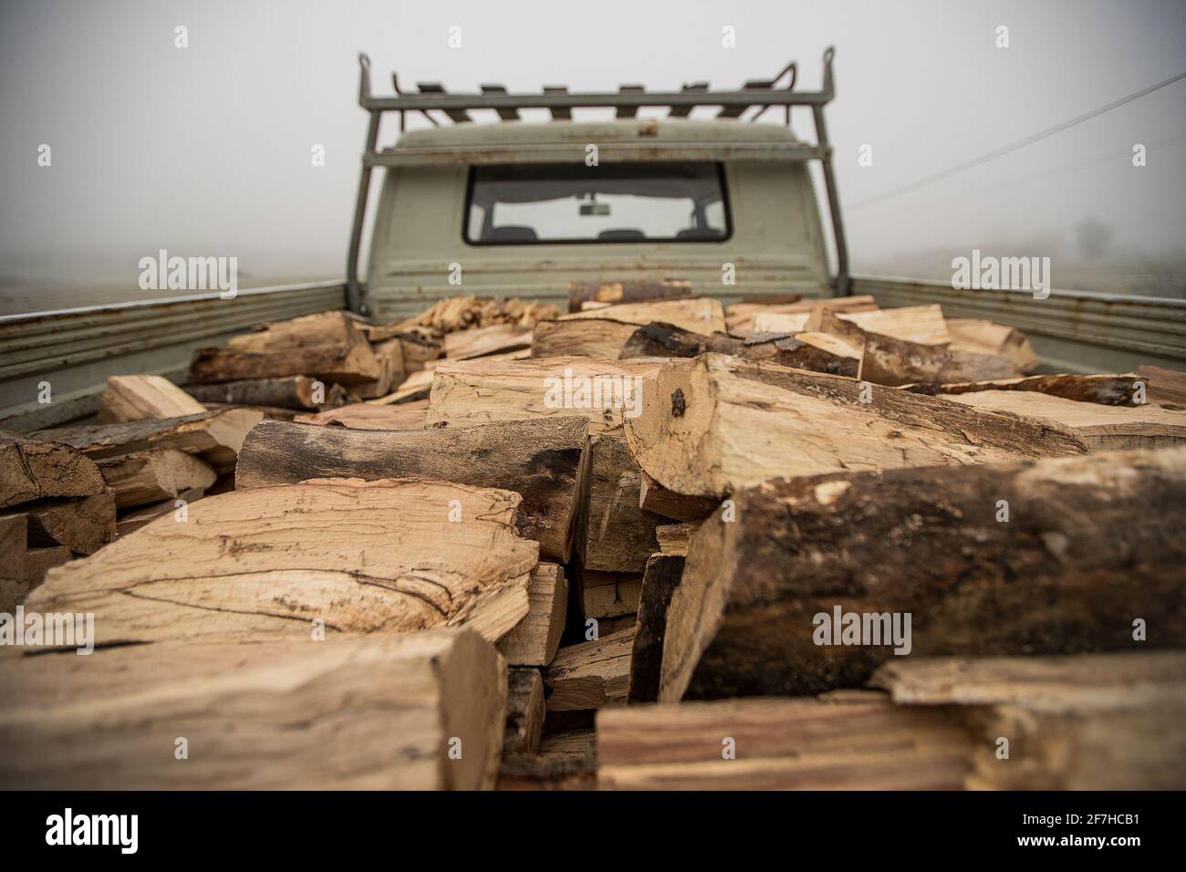 Truck load firewood hi-res stock photography and images - Alamy