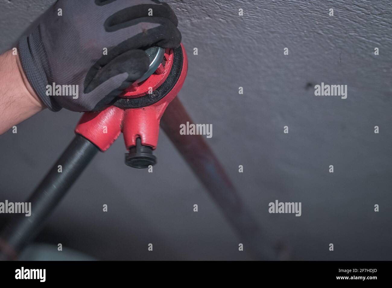 Thread dies hi-res stock photography and images - Alamy