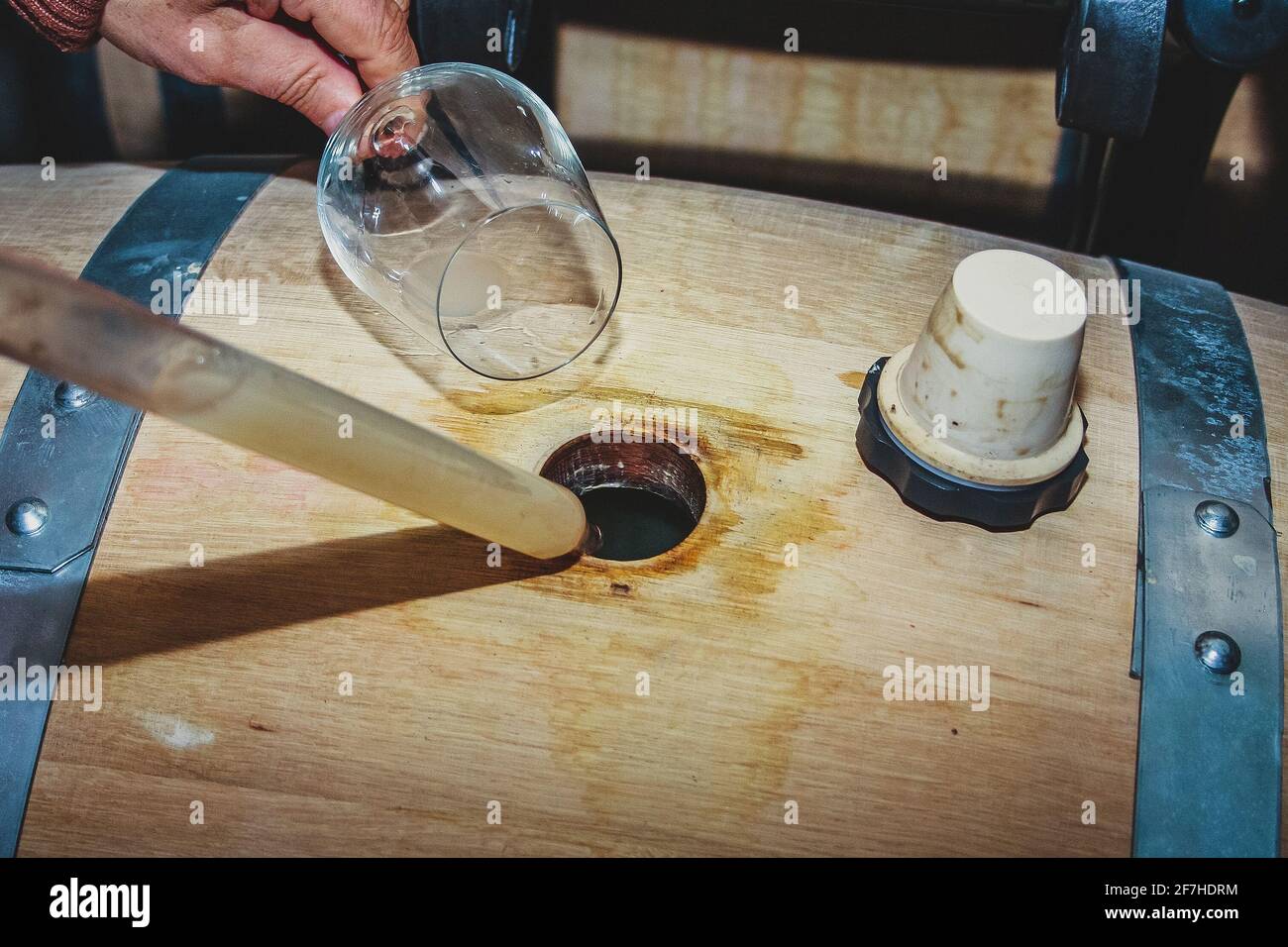 Pipette vino hi-res stock photography and images - Alamy