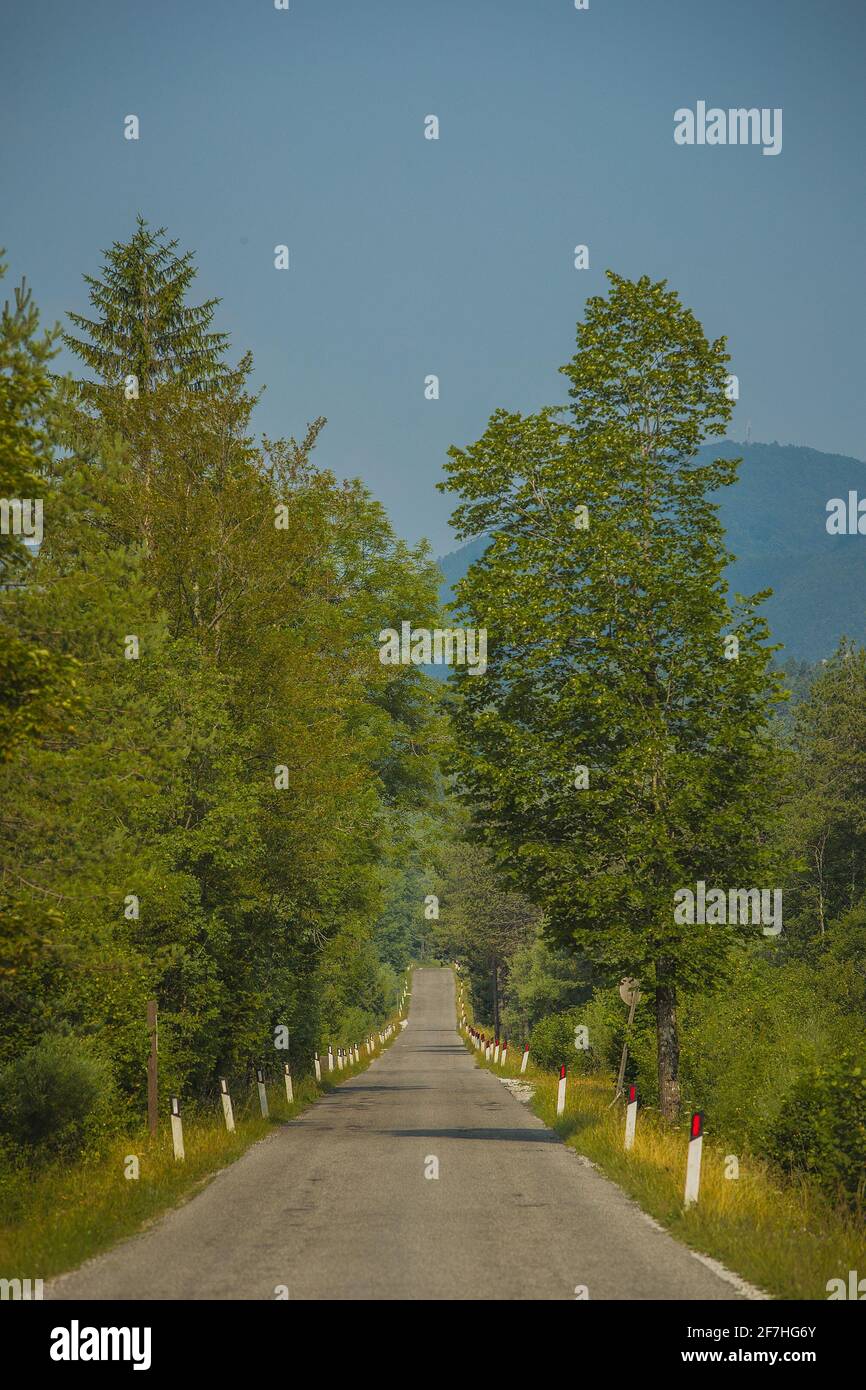 Road markers hi-res stock photography and images - Alamy