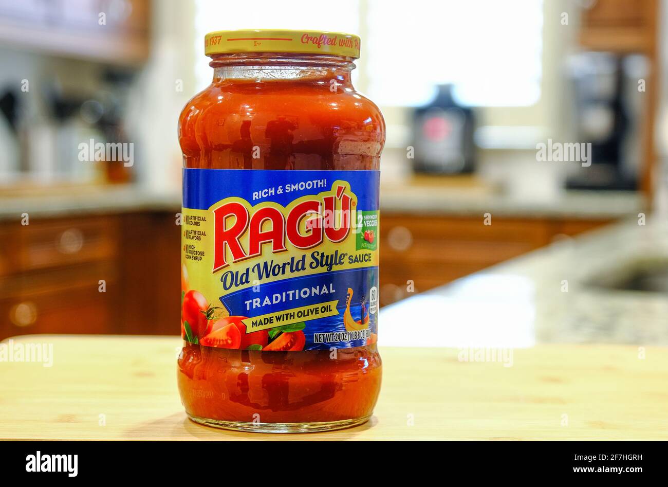 Jar of Ragu Sauce Stock Photo - Alamy