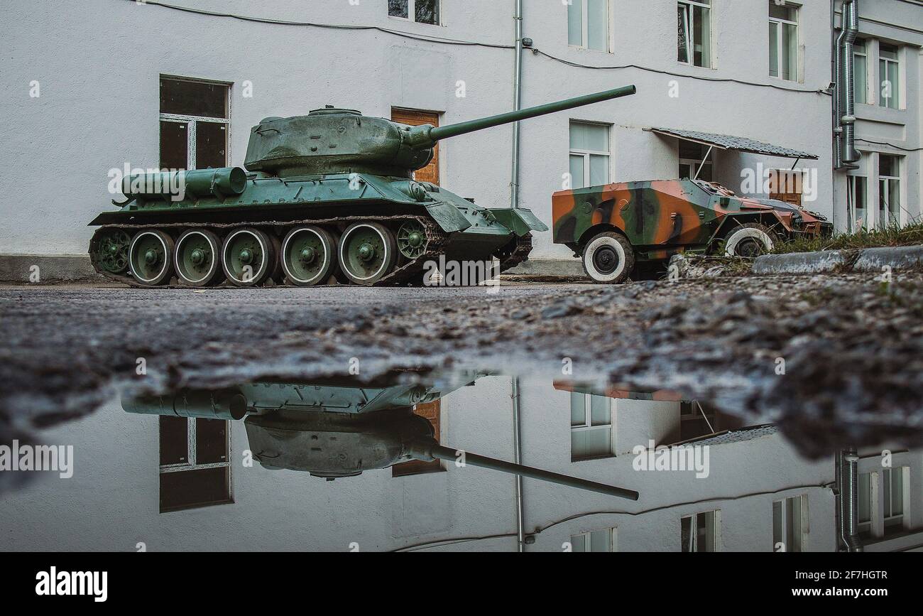 Tanks on display military museum hi-res stock photography and images ...