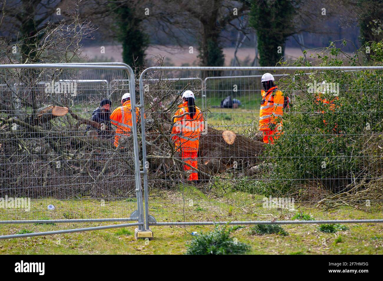 Aylesbury Vale, UK. 7th April, 2021. This morning HS2 felled a ...