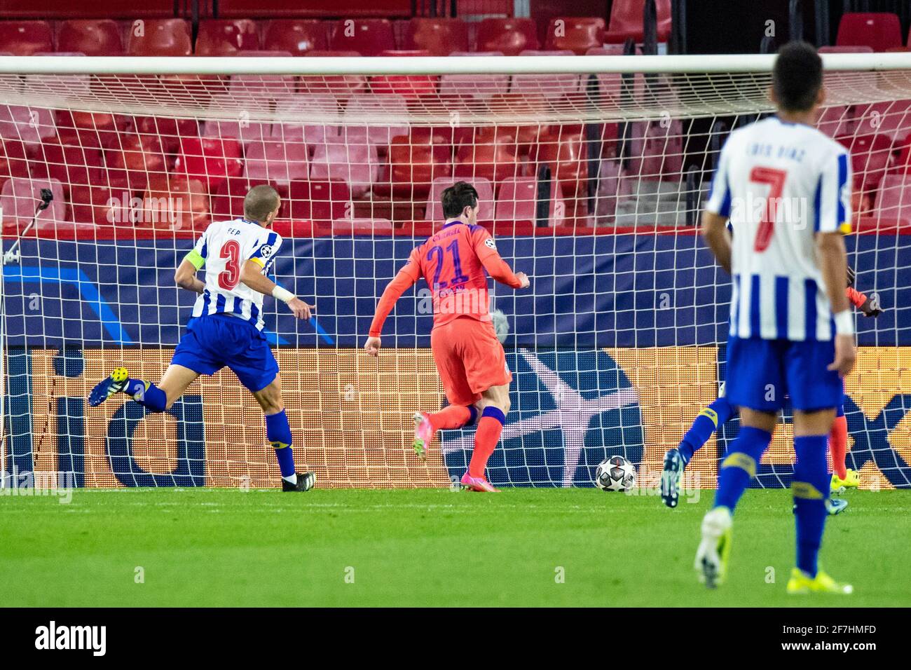 Chelsea champions league final porto hi-res stock photography and ...