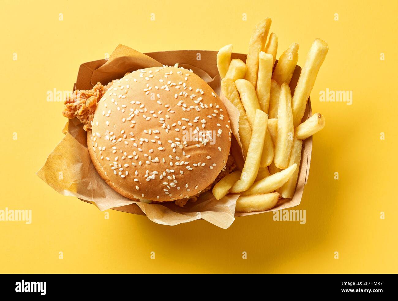 Crisp chicken burger top view hi-res stock photography and images - Alamy