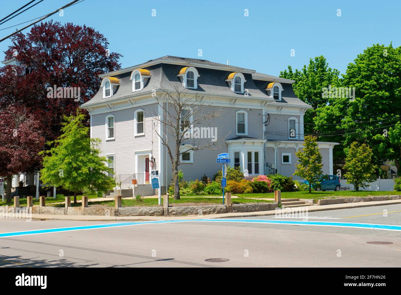 Historic building on Village Street at Broad Street in Medway historic ...