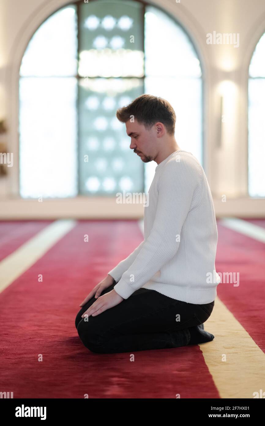 muslim prayer inside the mosque Stock Photo - Alamy